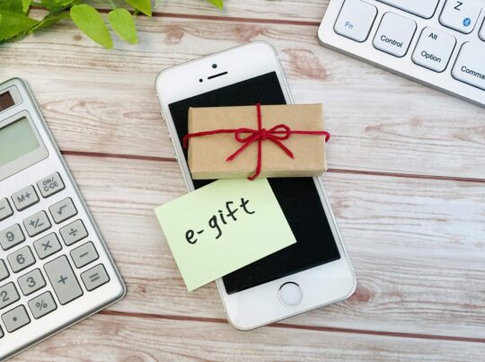 ギフト送付もDX化！SMS配信サービスの魅力 | SMSソリューション | NTTタウンページ